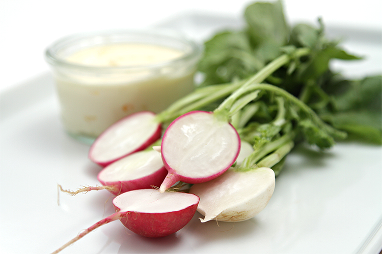 Spring radishes with homemade butter | Food & Style